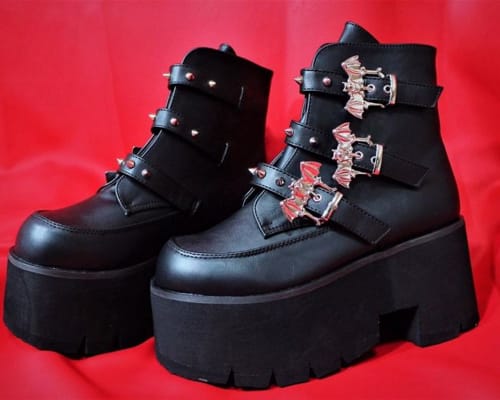 what is your alt/core aesthetic? (my first quiz so dont expect it to be ...