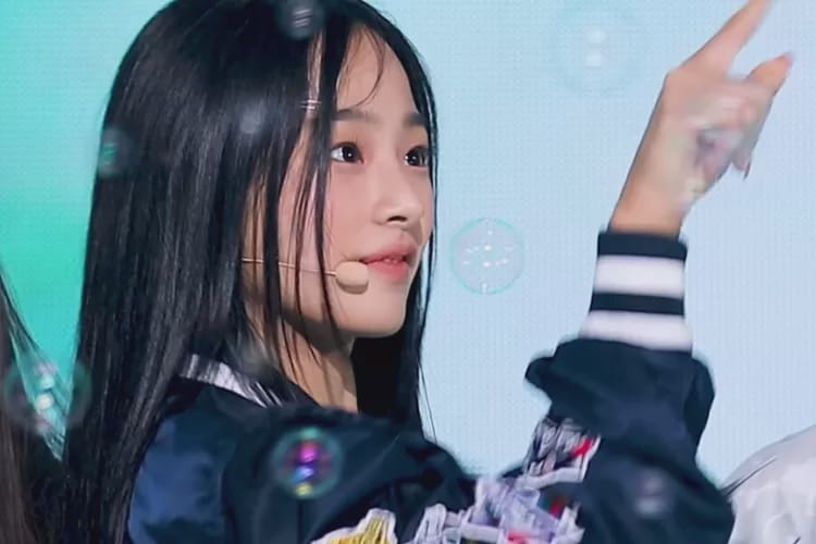 Hyunjin eats toes.inactive | Quotev