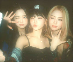 𝙆𝙋𝙊𝙋 𝙎𝘾𝙃𝙊𝙊𝙇 𝙇𝙄𝙁𝙀 (𝙋𝙖𝙧𝙩 2: 𝘽𝙚𝙨𝙩 𝙛𝙧𝙞𝙚𝙣𝙙) - Quiz | Quotev