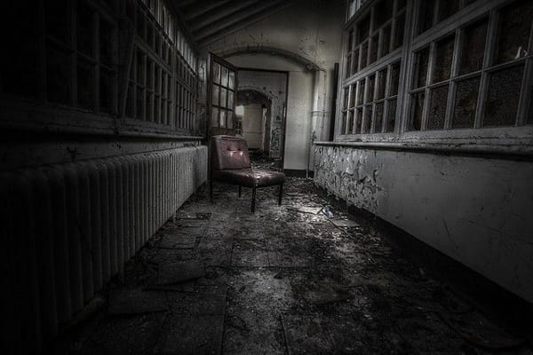 Go to an abandoned asylum with rengoku and giyuu at 3am!! (super scary ...