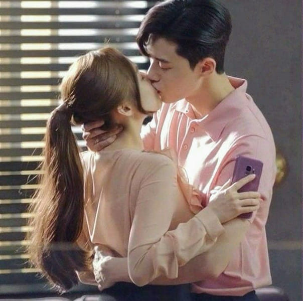 Romantic girl | Quotev