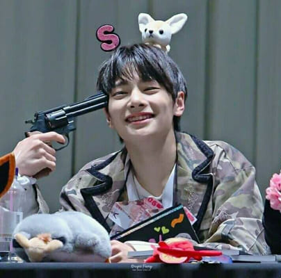 Choose a cursed SKZ photo and get a SKZ meme! - Quiz