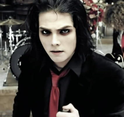 Pick photos of Gerard Way and get a Three Cheers song - Quiz | Quotev