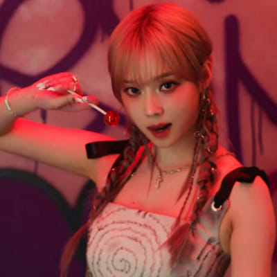 kpop idol life ( Livia solo debut) - Quiz | Quotev