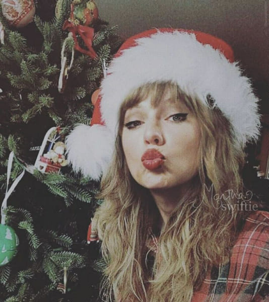 Create A Taylor Swift Christmas Playlist & I'll Give You A Swiftie Gift ...