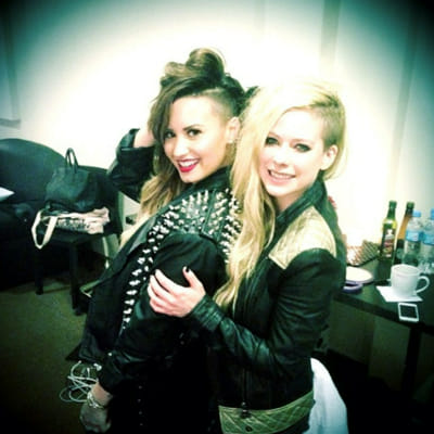 Album Battle; Avril Lavigne (Love Sux) VS Demi Lovato (Holy Fvck ...