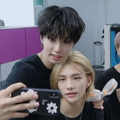 A sleepover with Skz and see who has the same vibe with you (Stray Kids ...