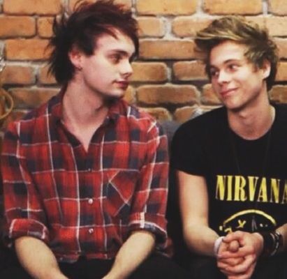 Which 5sos ship are you? (one word to describe your relationship ...