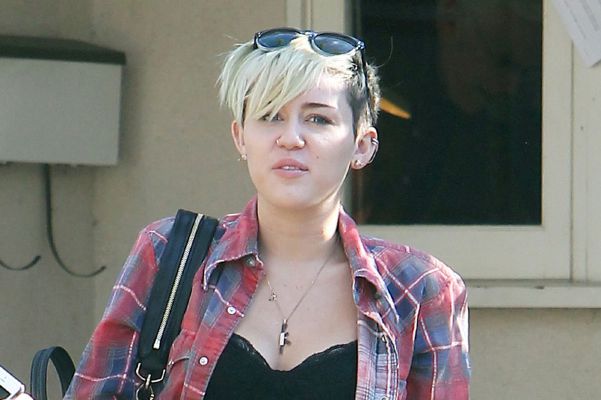 Guess these Singers *Without Make Up* - Test