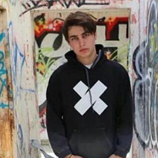 How well do you know Colby Brock? - Test