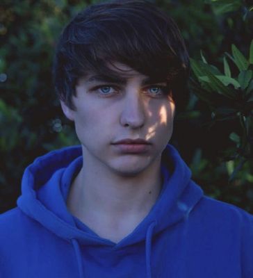 How well do you know Colby Brock? - Test