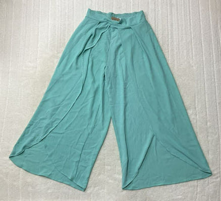 Pick turquoise clothing and get a turquoise character - Quiz | Quotev