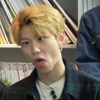 Choose a cursed SKZ photo and get a SKZ meme! - Quiz | Quotev