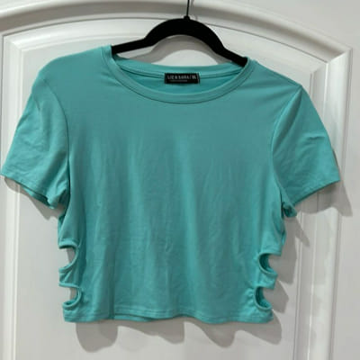 Pick turquoise clothing and get a turquoise character - Quiz | Quotev