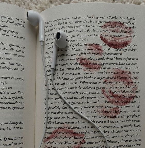 Pick aesthetics and I'll give you a book :) - Quiz | Quotev