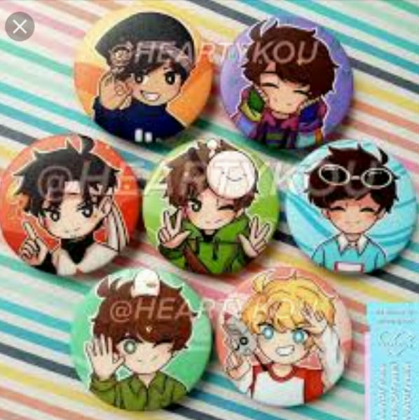 Select a random Dsmp and QSMP pictures and I'll give you an Exile SMP ...