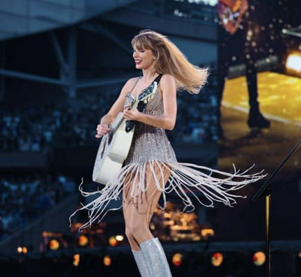 Design an outfit and I’ll tell you what Fearless TV vault track you are ...