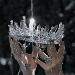 The Crystal Crown ~Chapter 1 (Fantasy CYOA/WWYFF) - Quiz | Quotev