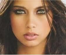 Izzy Belle's Instagram, Twitter & Facebook on IDCrawl