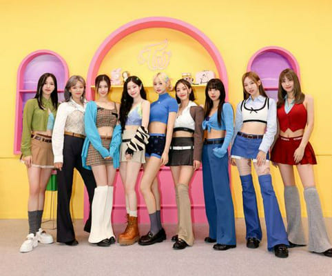 pick stage outfits -> random idol - Quiz | Quotev