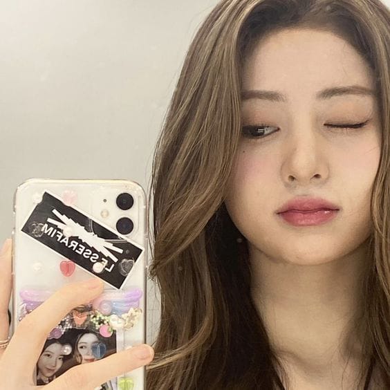 pick an idol of every letter of the alphabet for a song in my playlist ...