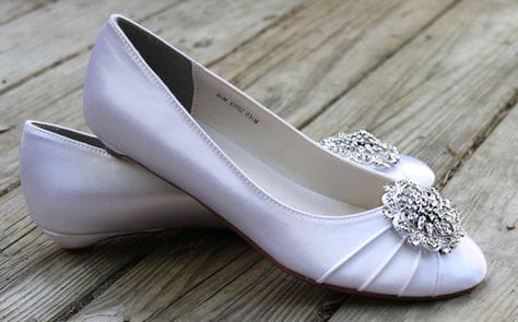 Design your outfit for a Masquerade Ball and receive a flower which ...