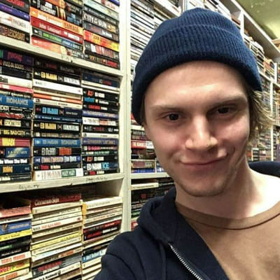 How well do you know evan peters? - Test | Quotev
