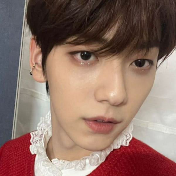 youtuber life : what kpop idol follows you - Quiz | Quotev